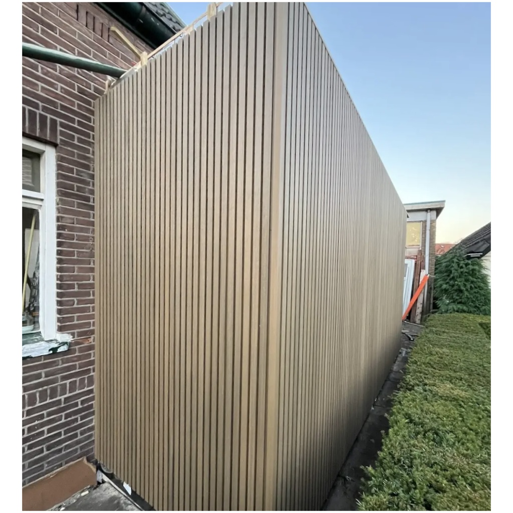 Composiet Gevelbekleding Eiken 22,5 x 290cm | Buitenpaneel